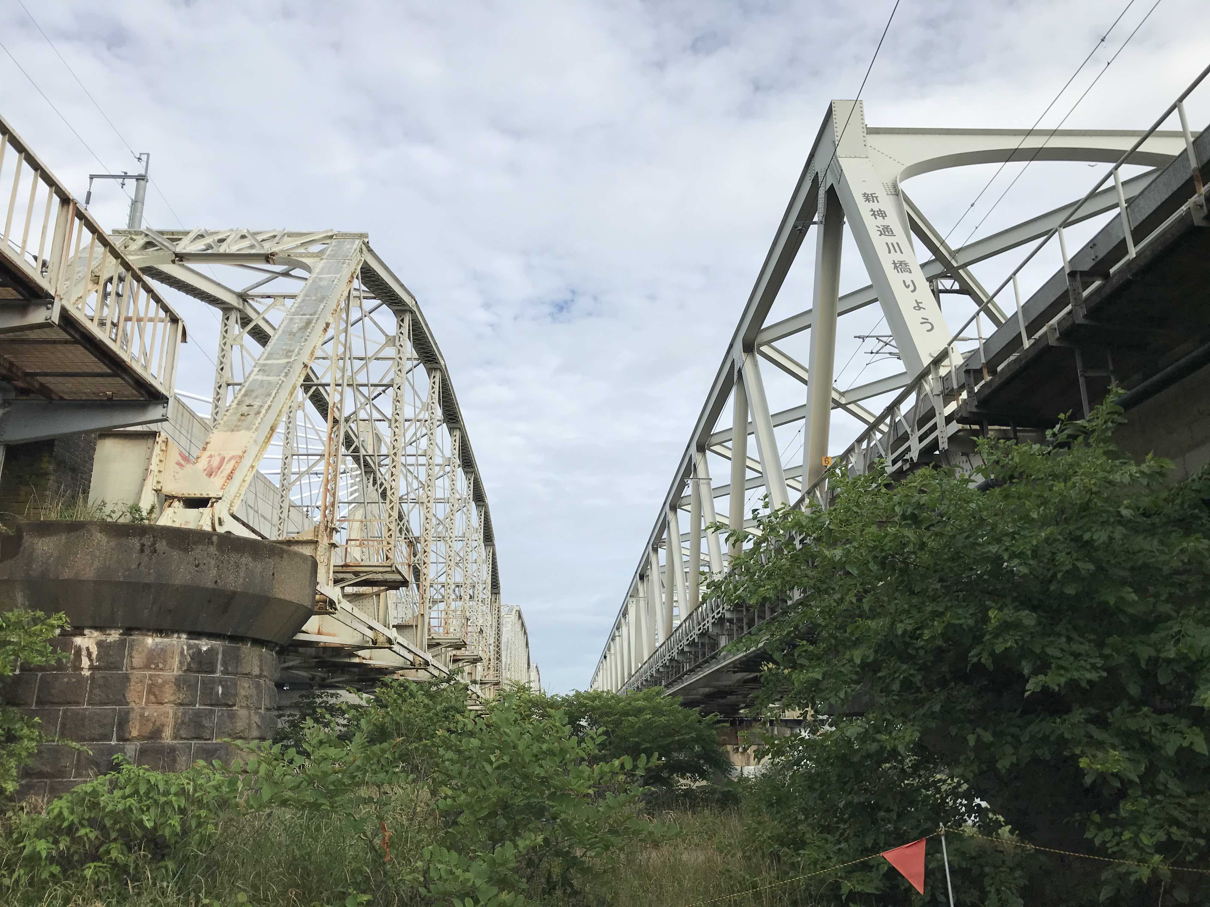 ADAWAK: A Nice Run in Toyama - Jinzu River Bridges.