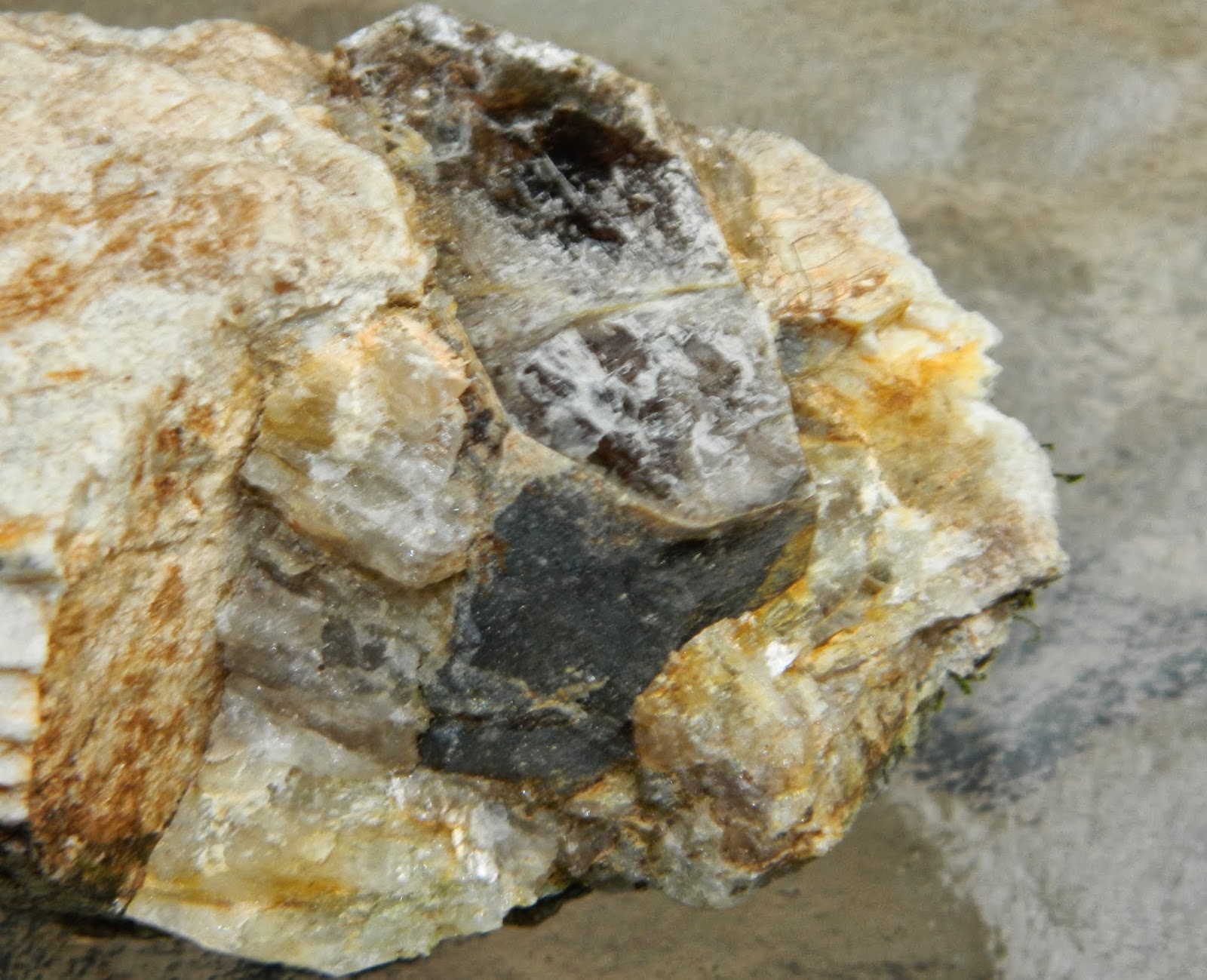 Lise's Log Cabin Life: A Mica Mine and A Gravestone