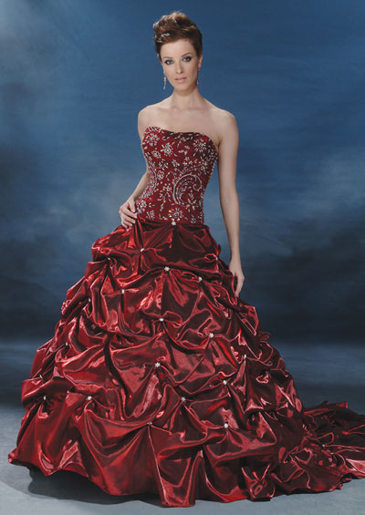 SUN SHINES: Amazing Red color Wedding Dress