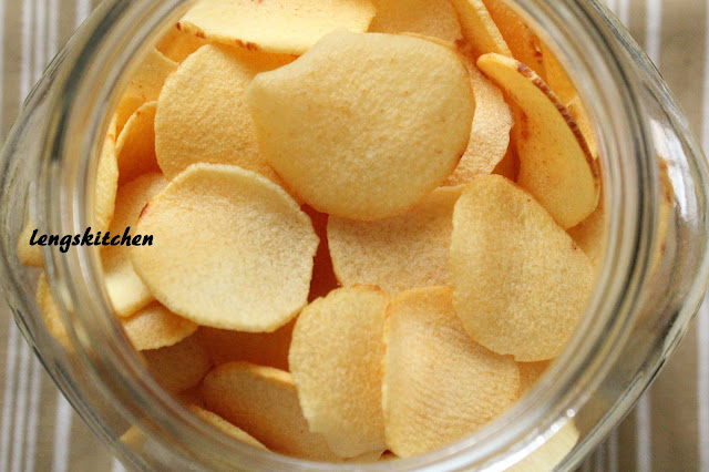 Kitchen Chaos: Ngaku (Arrowhead) Chips 炸芽菇饼 - Chinese New Year Series