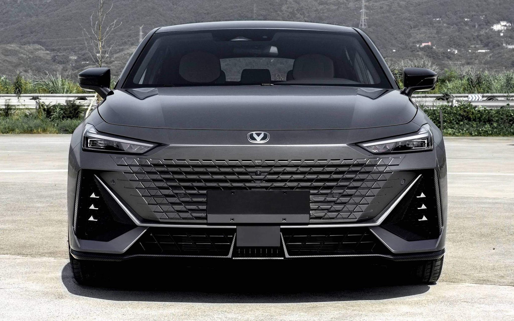 Changan, ex-Chana, apresenta o UNI-V: sedã médio chega à China em 2022