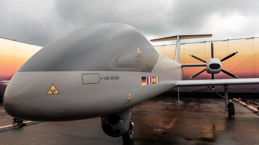 SI VIS PACEM, PARA BELLUM: Il P.2HH sarà il successore del P.180 basato ...