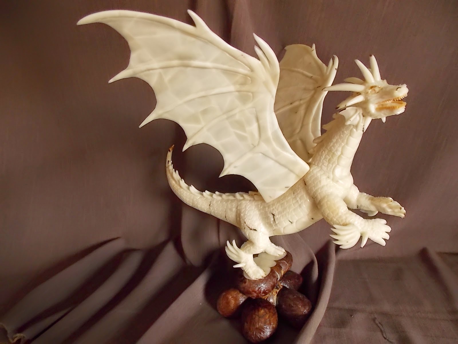 TAGUA: VEGETABLE IVORY DRAGON