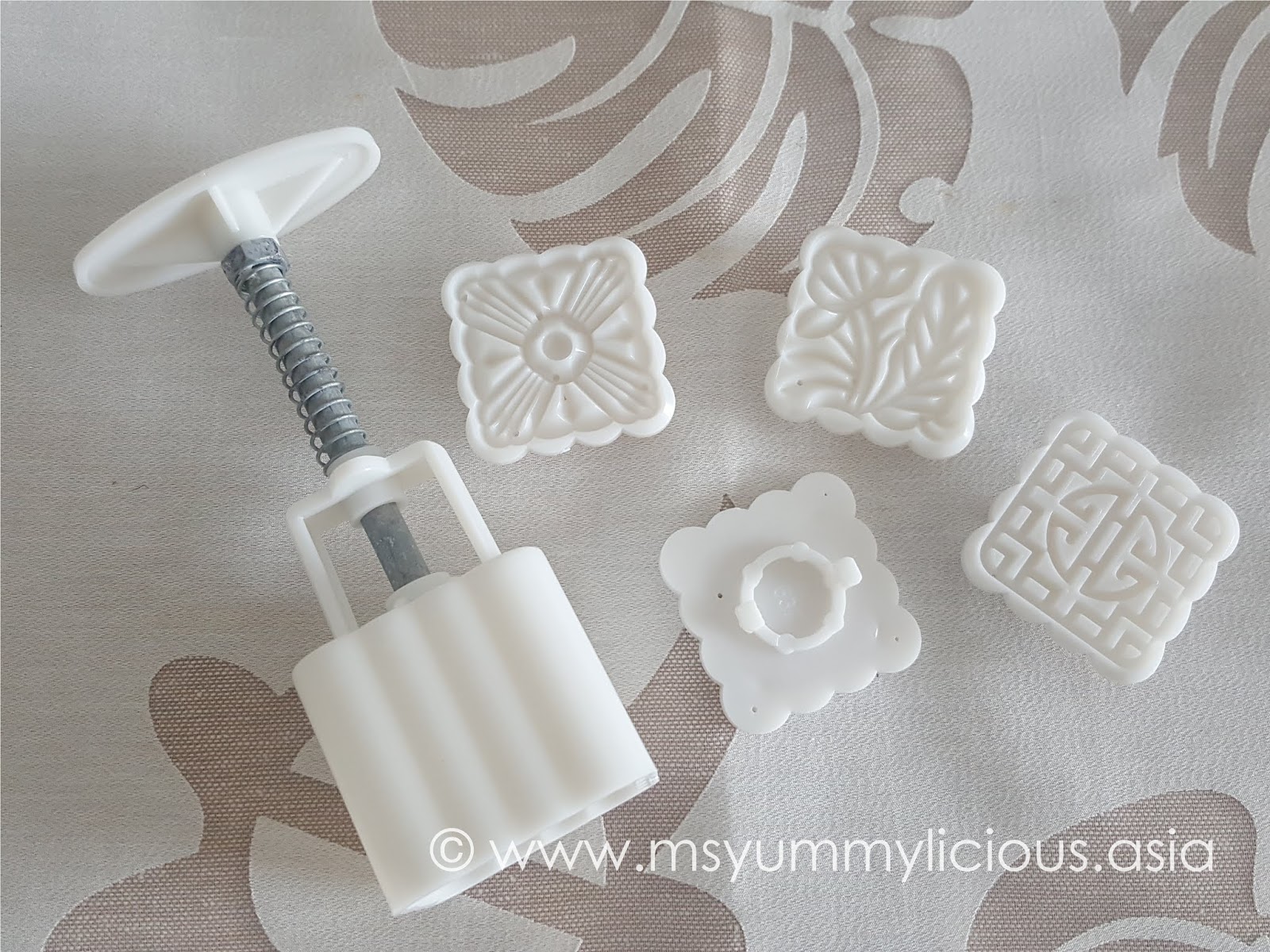 Snowskin Mooncakes (Steaming Method) - Yummy~licious + Baby~licious