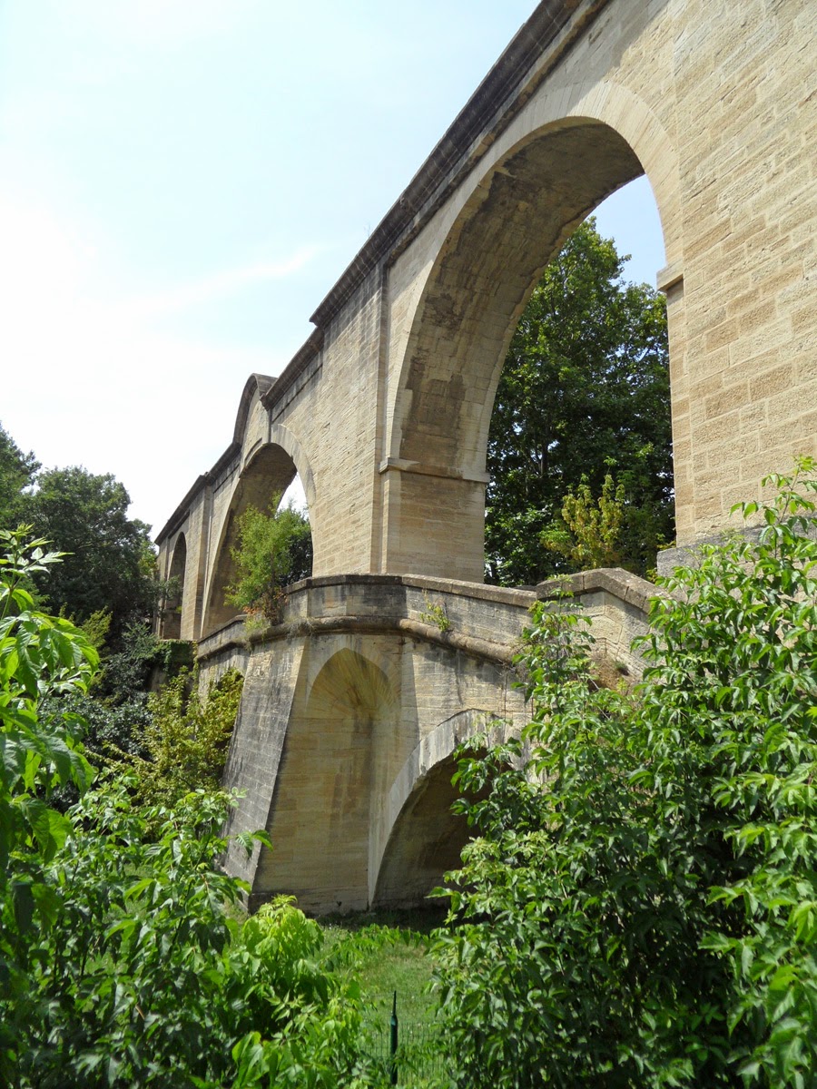 The Happy Pontist: French Bridges: 6. Carpentras Aqueduct