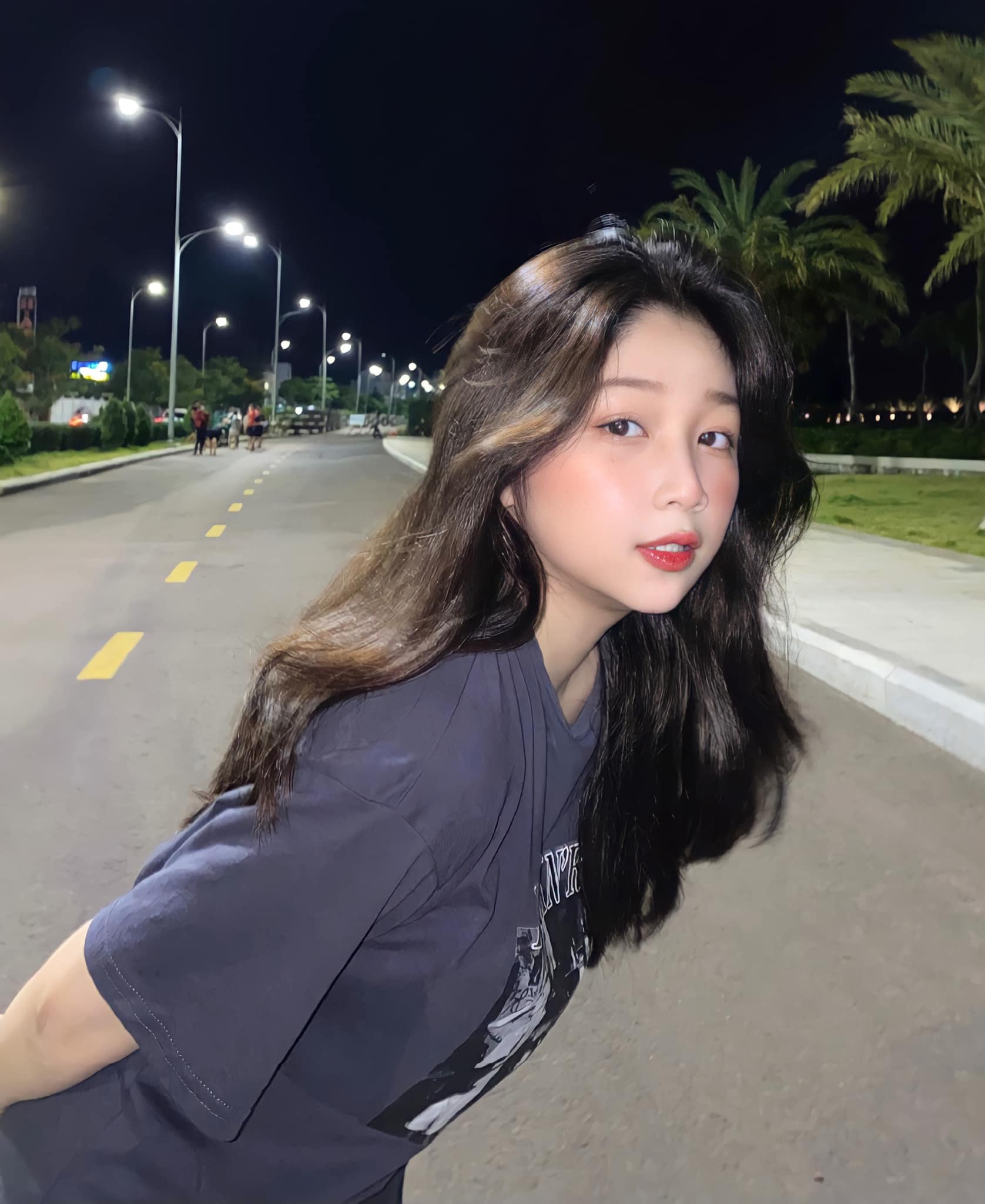 Thanh Ngân - Nắng tắt nhường chỗ chiều tà,anh ơi mau dắt em về nhà đi ...