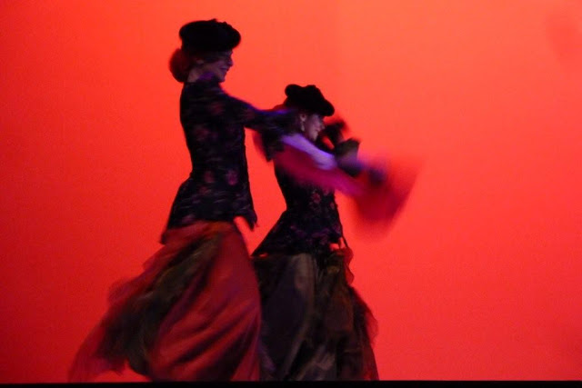 BEST OF THE BEST: SUBLIME TRABAJO DE MÚSICA Y VESTUARIO EN "SUEÑOS DE ...