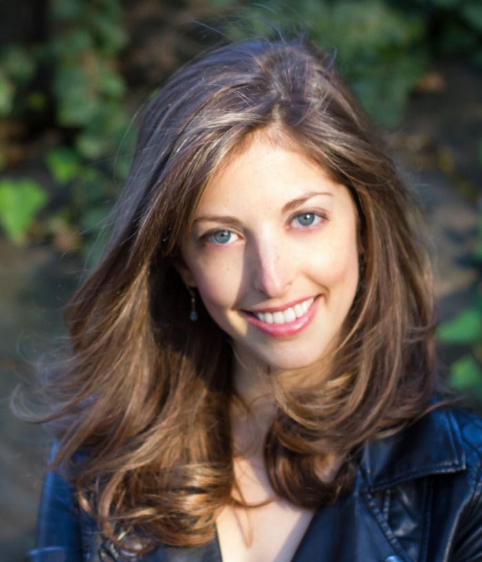 Reseña / Review: Mother Knows Best - Tinta Nocturna