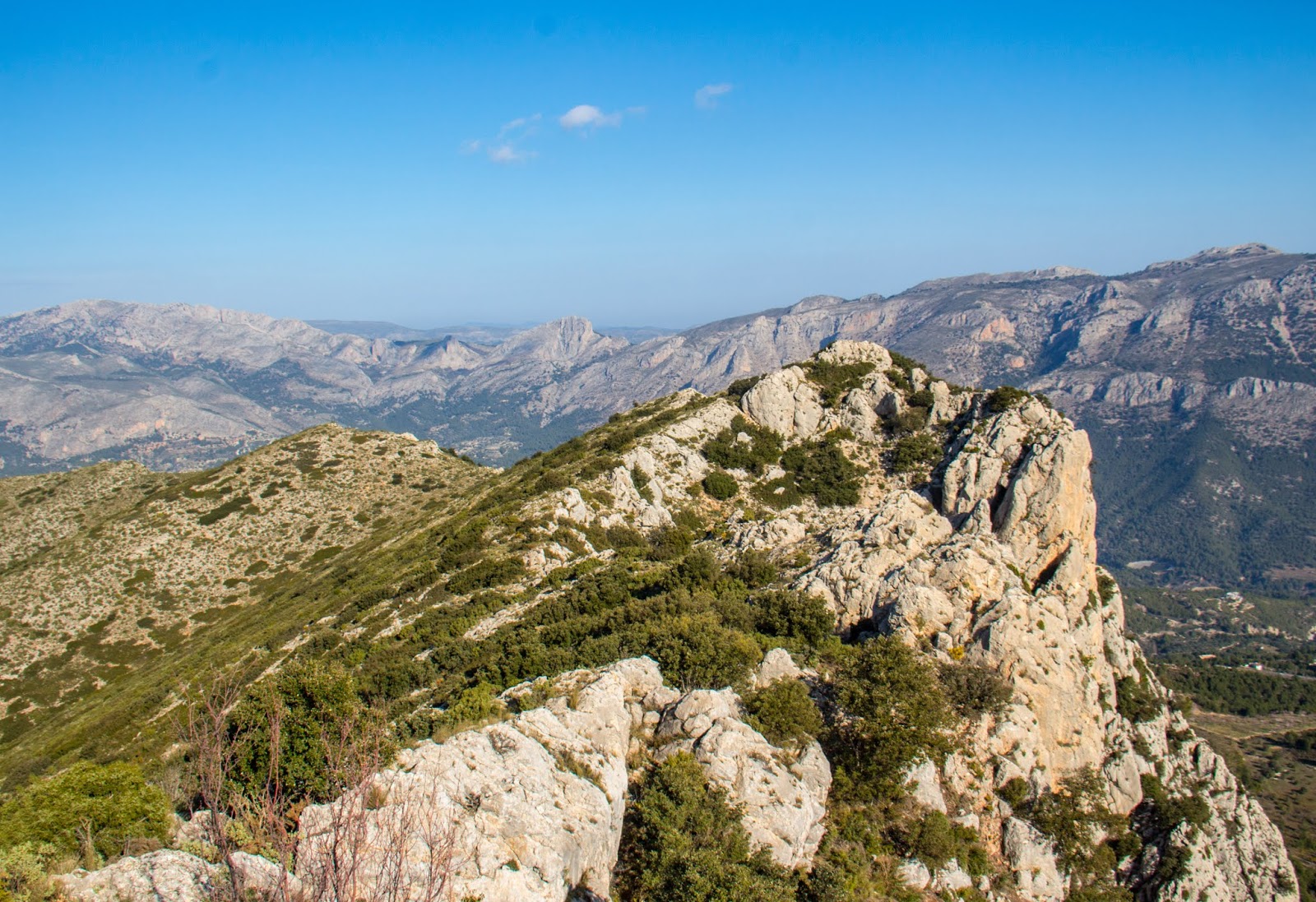 EL MADALLAR, EL PENYÓ ROC Y EL PENYÓ MULERO, DESDE LA FONT DEL PI.