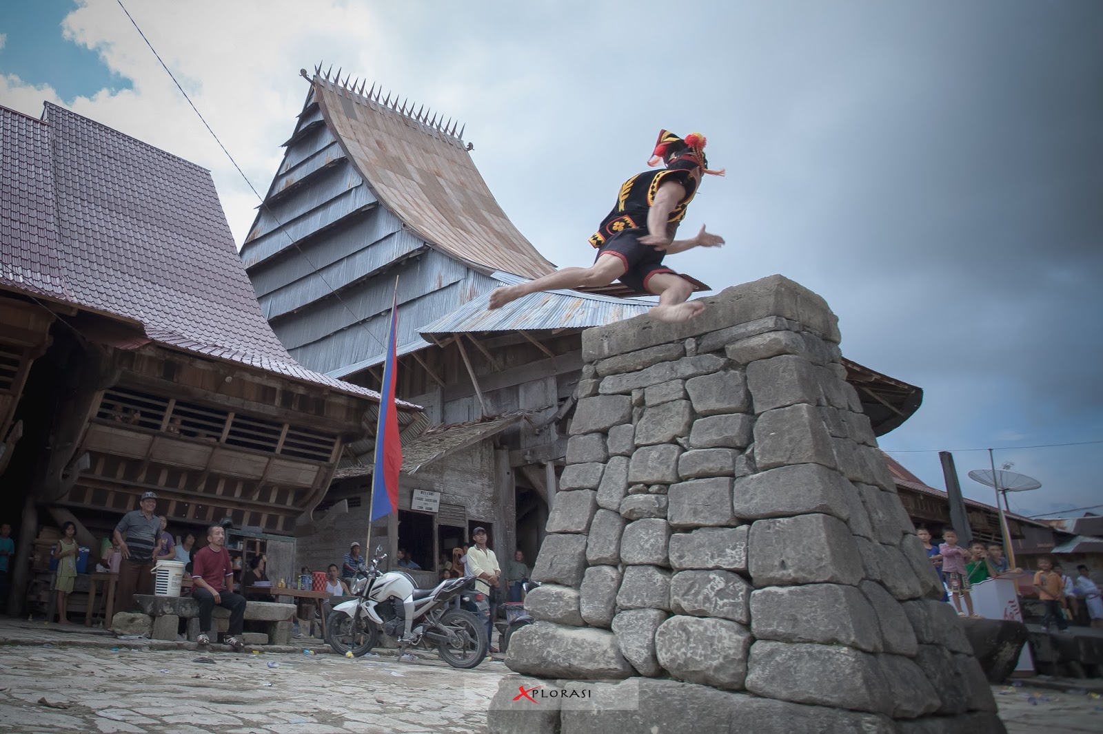 Inspirasi Istimewa Tradisi Fahombo Batu Atau Lompat Batu Berasal Dari