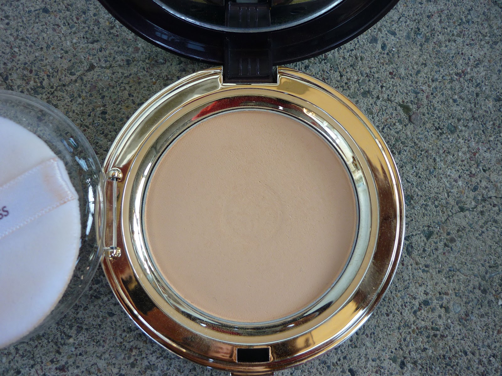 Pishis Colors: Thailand Make-up Haul: BB Brightening Powders