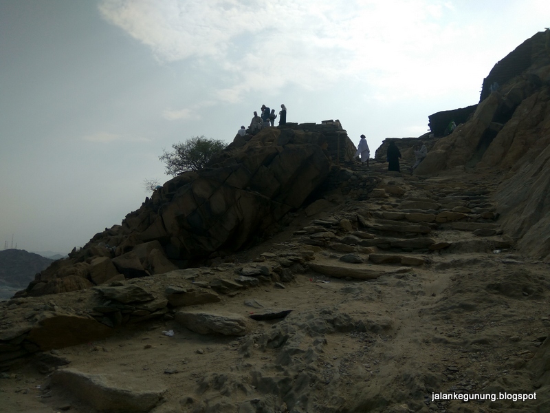 Jalan Ke Gunung: Mendaki Jabal Thur