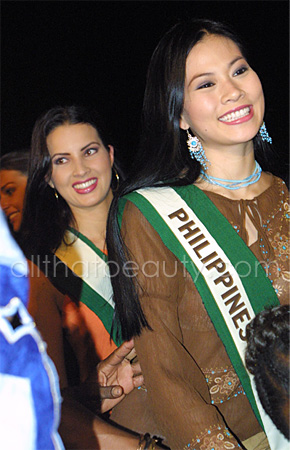 All That Beauty: Miss World 2002 Gallery : Arrival in Nigeria, Party ...