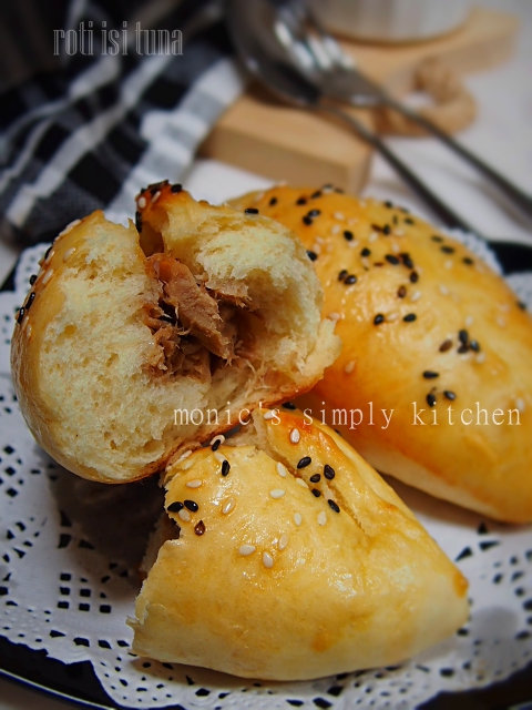 Roti Isi Tuna (Tanpa Diuleni) - Monic's Simply Kitchen