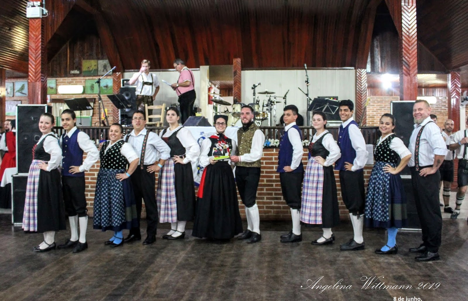 Angelina Wittmann - Arte-Cultura-História e Antropologia : Aniversário ...