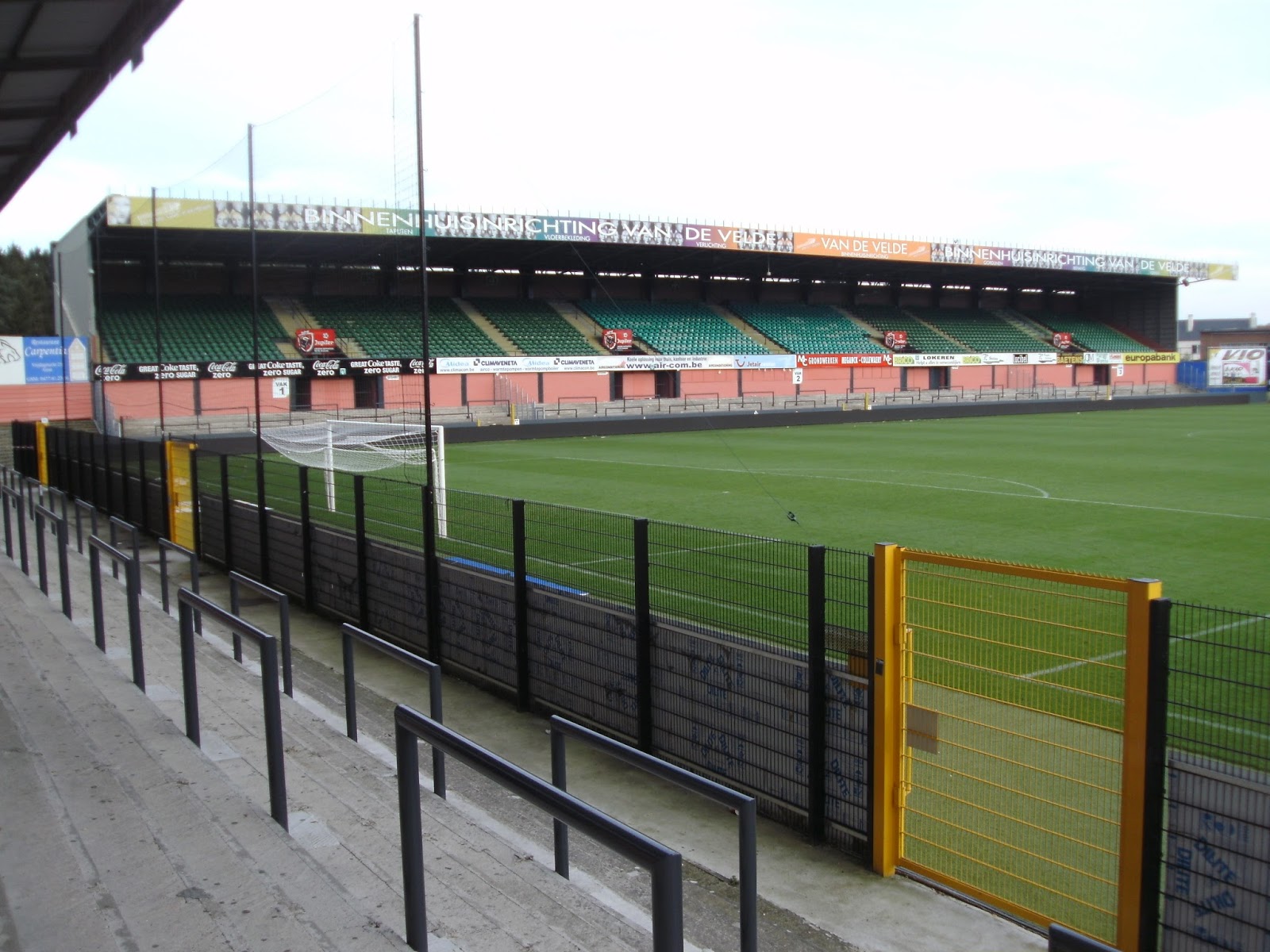 Extreme Football Tourism: BELGIUM: KSC Lokeren (1970-2000) / K Sporting ...