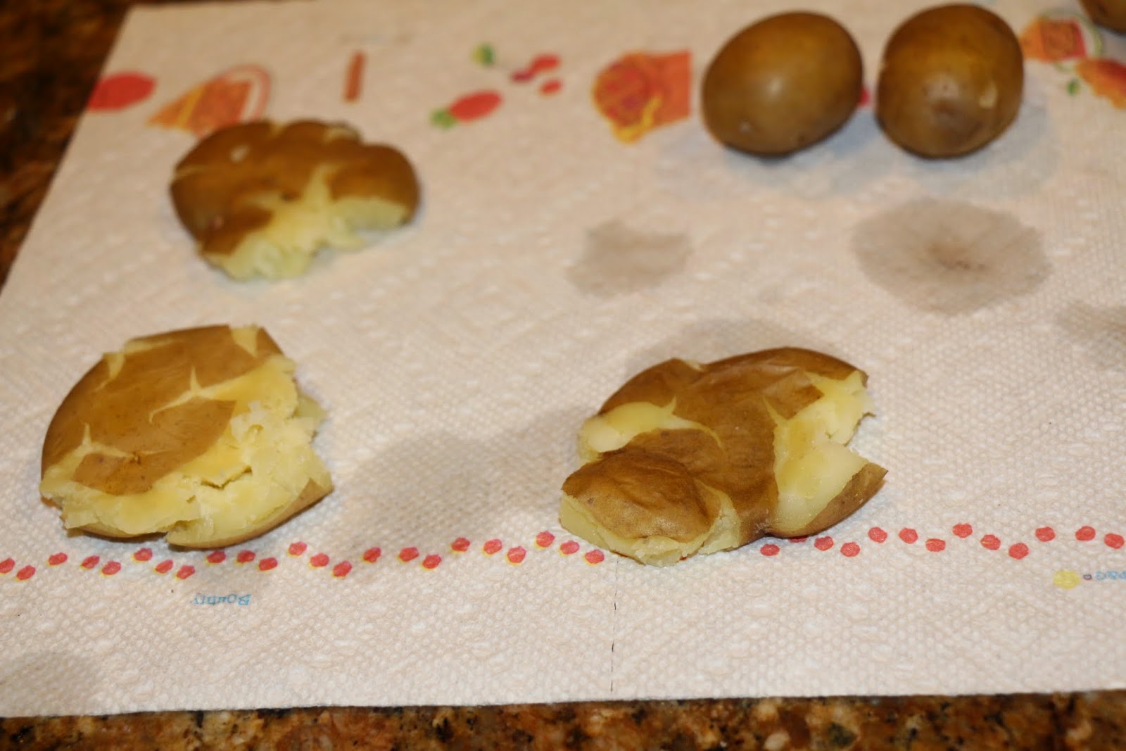 Yum! Yum! Yum!: Crispy Cracked Potatoes ( Step - by - Step)