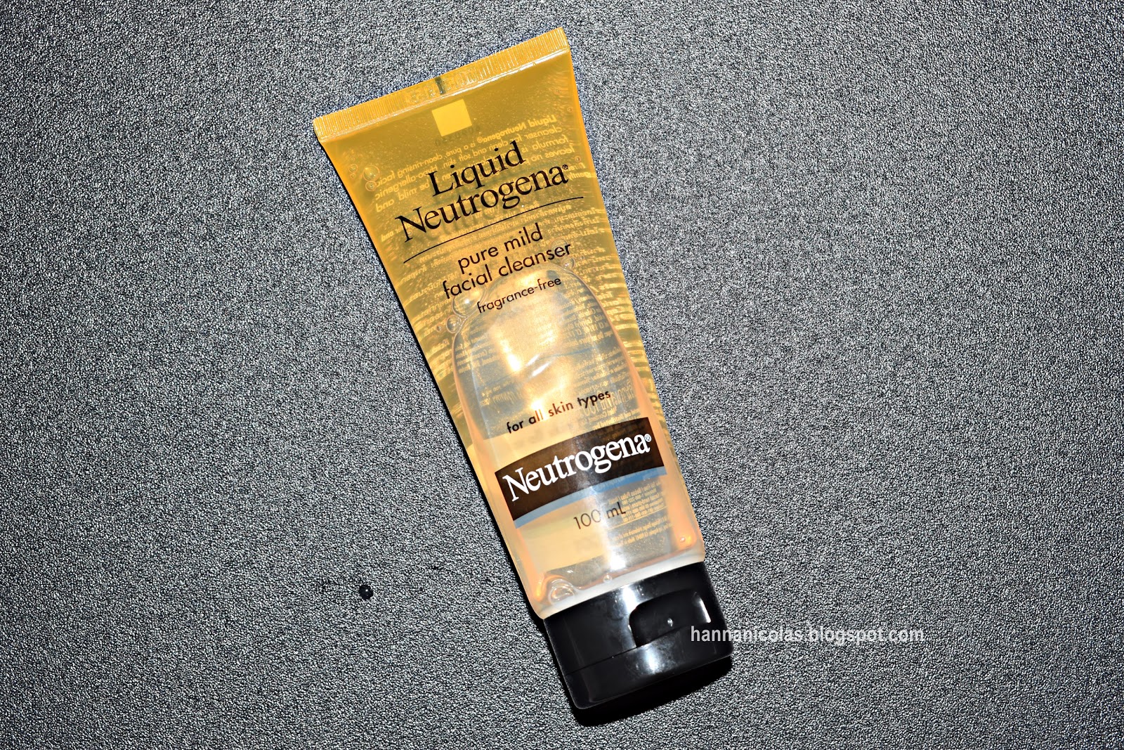 Hanna Nicolas ♥: Liquid Neutrogena Pure Mild Facial Cleanser Review