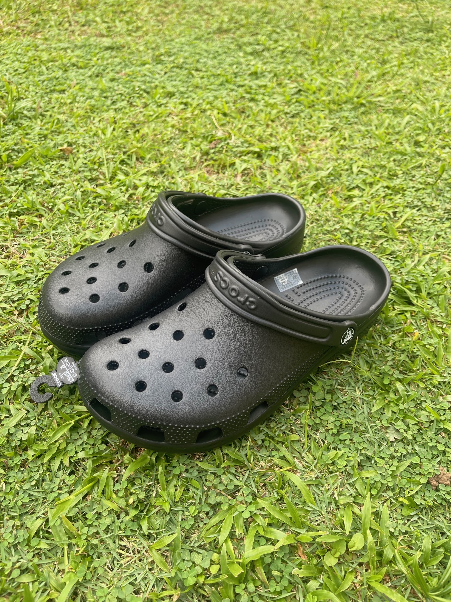 List CROCS Available: MENS CROCS
