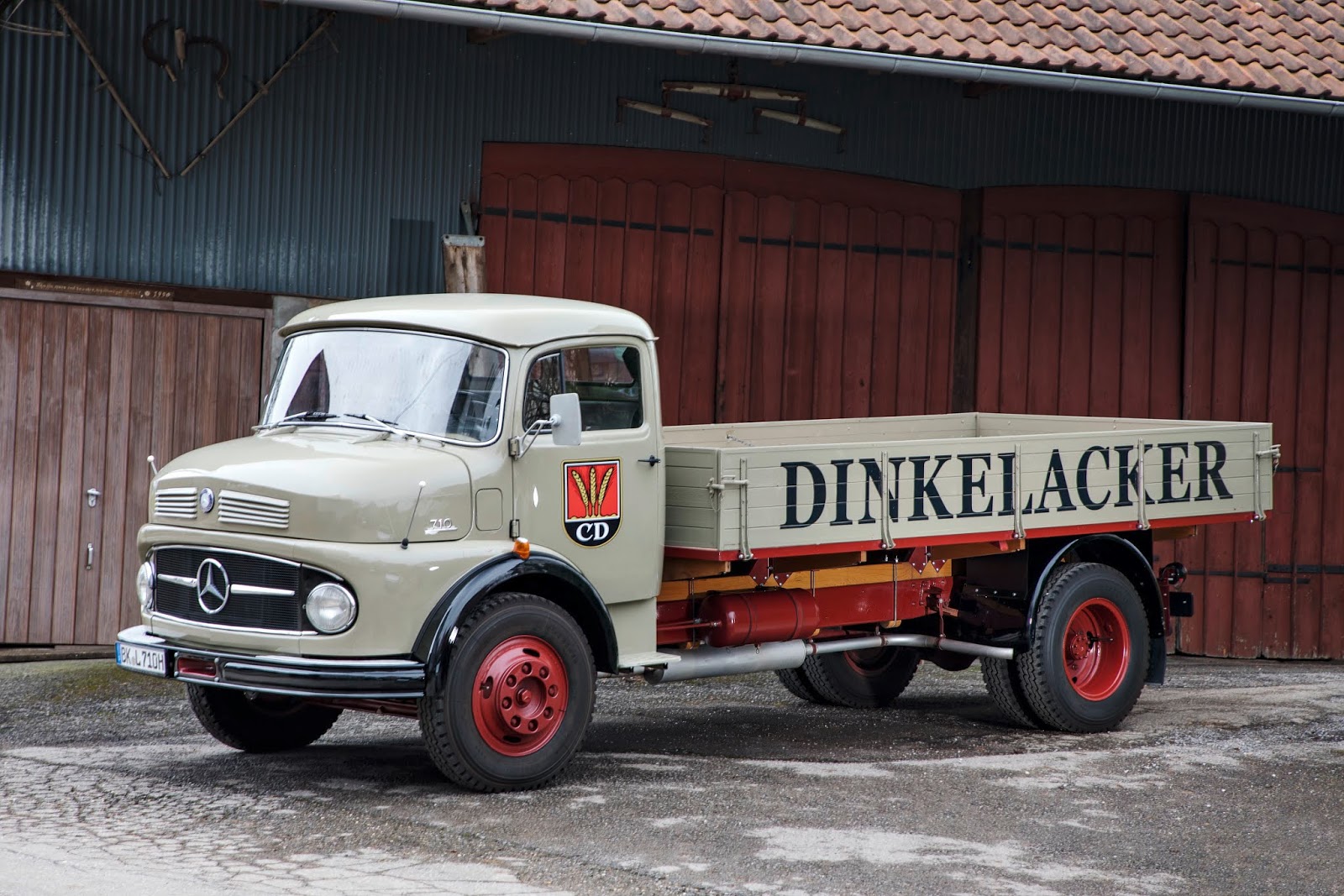 MERCEDES BENZ 710 ~ ΘΕΜΑΤΑ ΠΟΥ ΞΕΧΩΡΙΖΟΥΝ. ΣΠΥΡΟΣ ΛΑΜΠΑΡΔΗΣ (ΔΙΑΤΤΩΝ ...