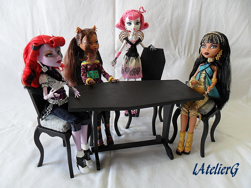 lAtelierG: 12. Spécial Monster high : La table