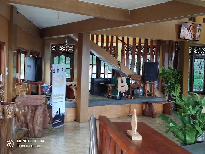 Makan Enak dengan View Gunung Merapi di Merapi Resto Selo Boyolali ...