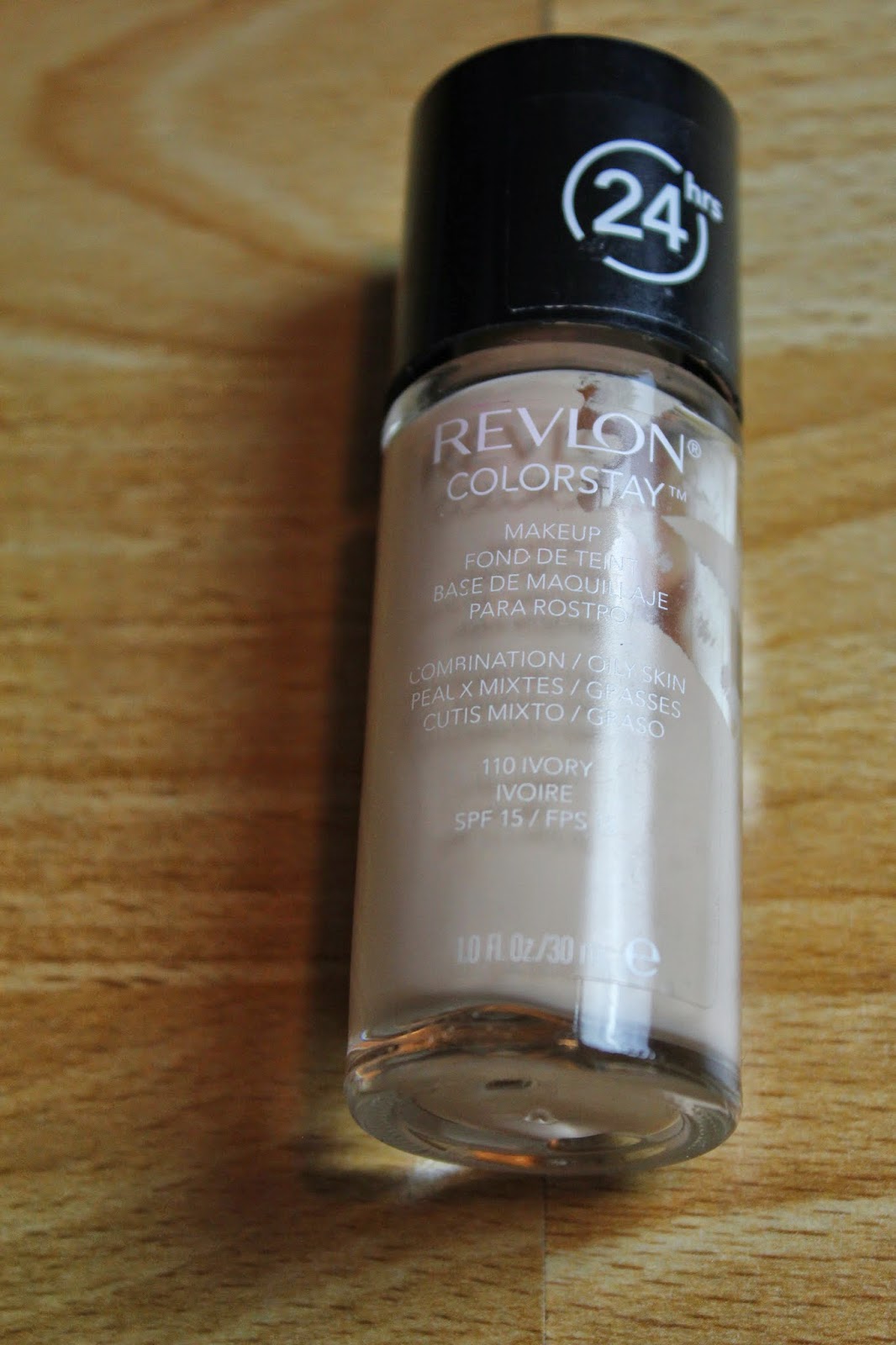 Makeup - Beauty - Review: Revlon Colorstay - Ivory & Buff