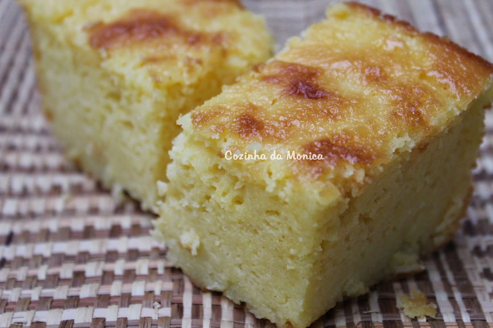 COZINHA DA MONICA: Bolo cremoso de fubá e ricota de liquidificador