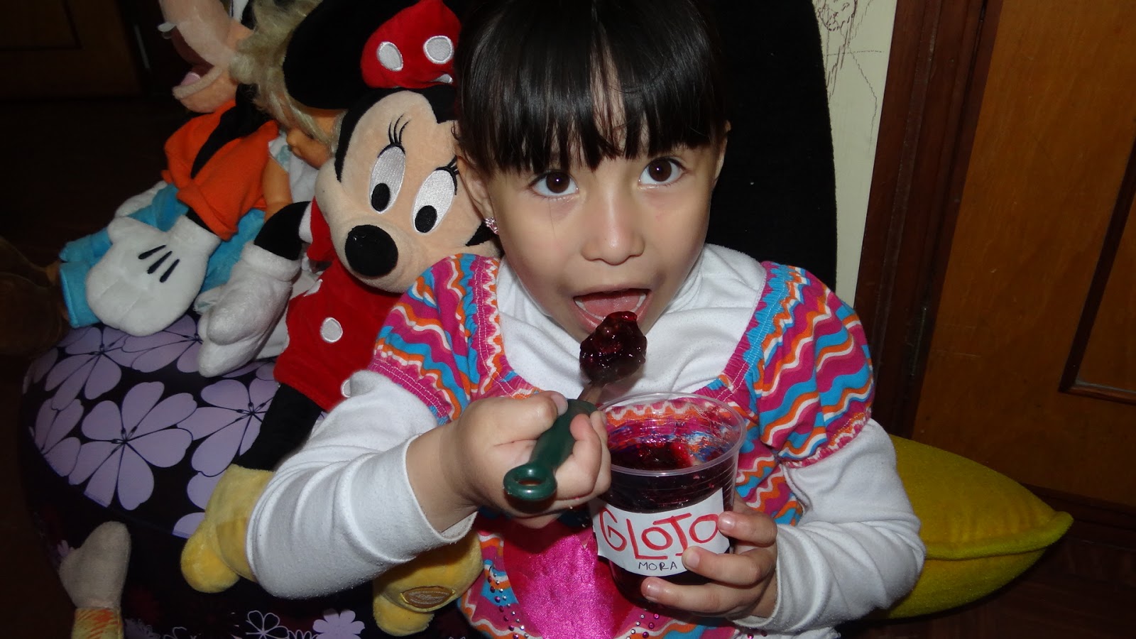 GELATINA GLOJO : Niños Comiendo Gelatina GLOJO