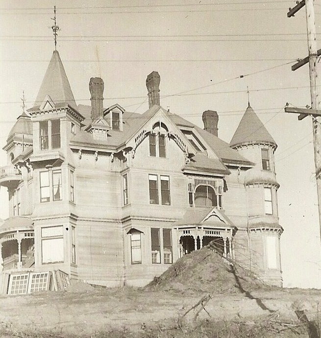 Old photos of architecture: Clinton Kelly home in the early stages of ...