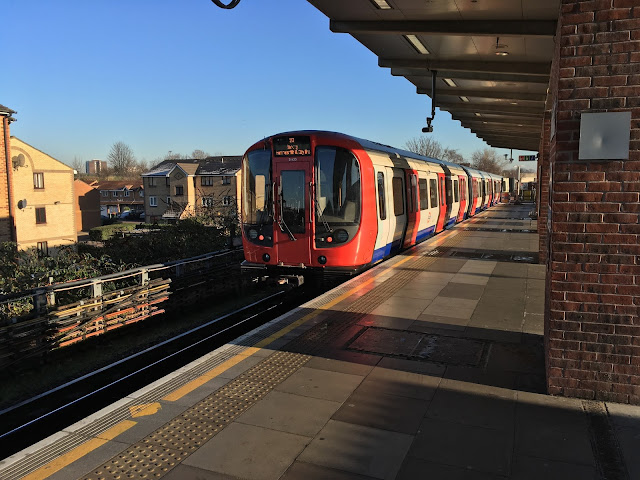 British Diesels and Electrics: London Underground S7/S8 Stock