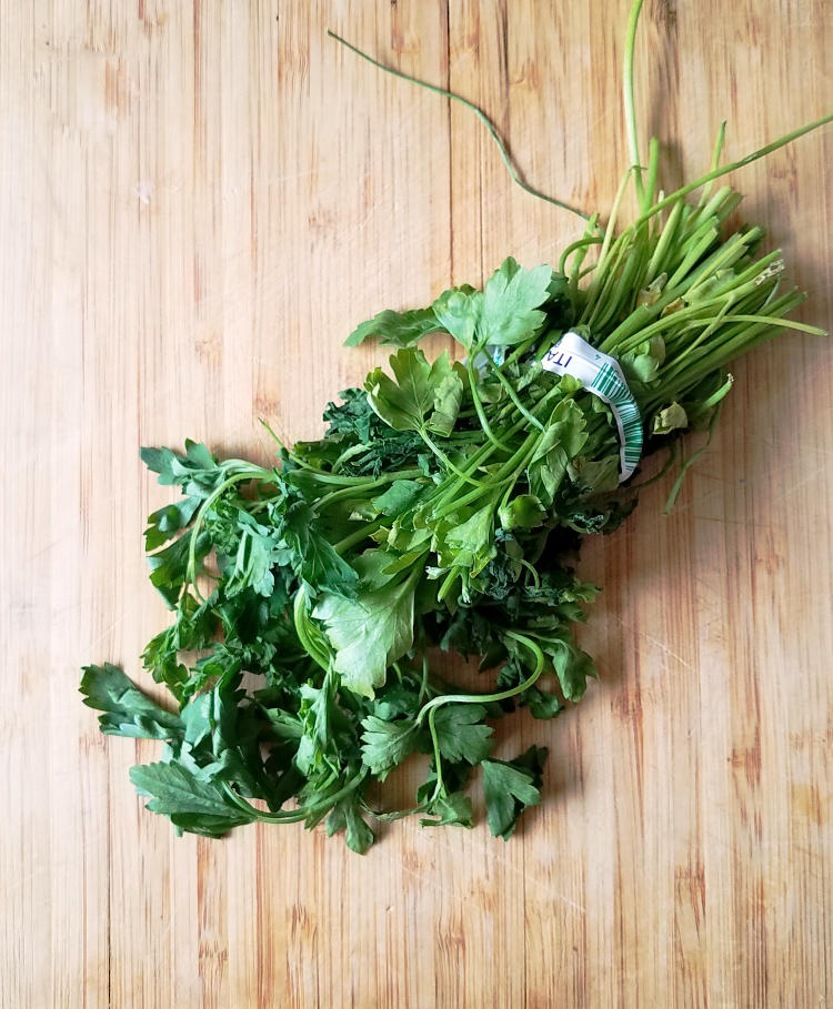 Cómo recuperar el perejil y cilantro marchito | Bizcochos y Sancochos