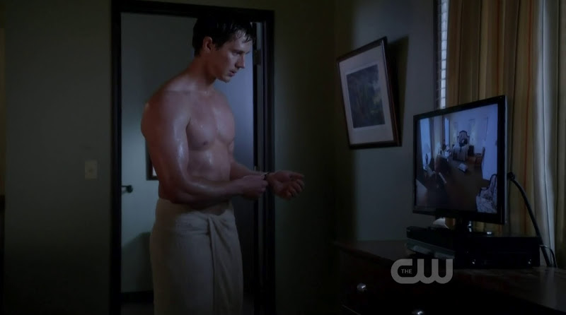 Jason Dohring Shirtless in Ringer s1e15 - Shirtless Men at groopii