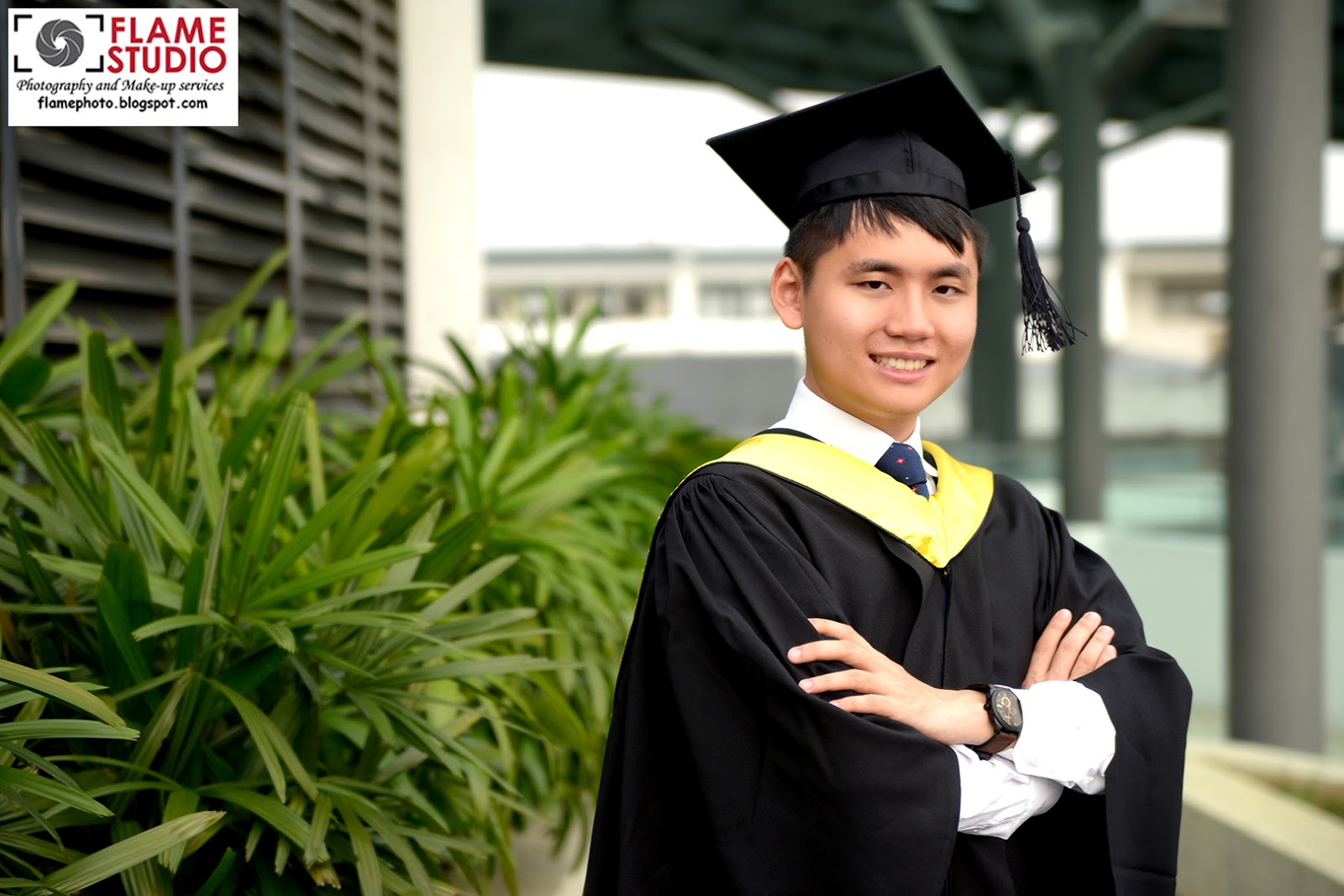 Flame Graduation Photography Studio: Graduation Convocation Family ...