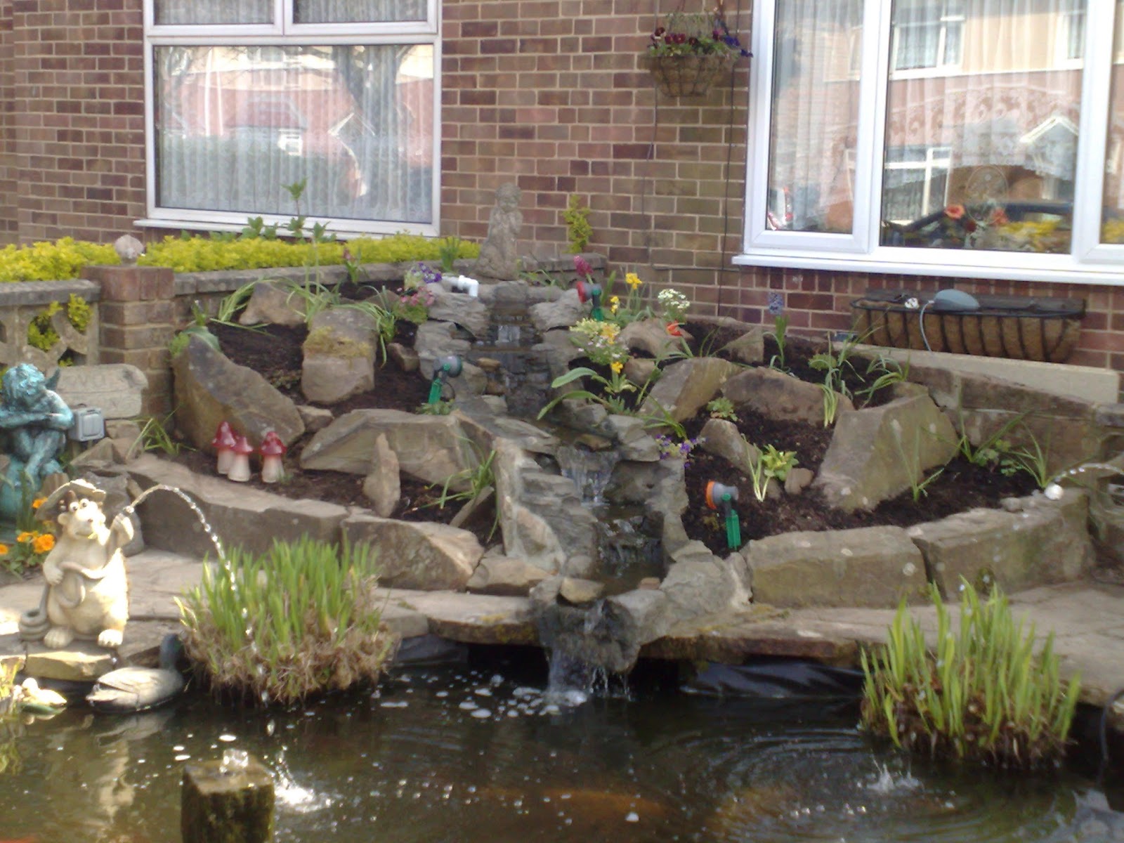 Classic Gardens: 07718 057 162: Ponds