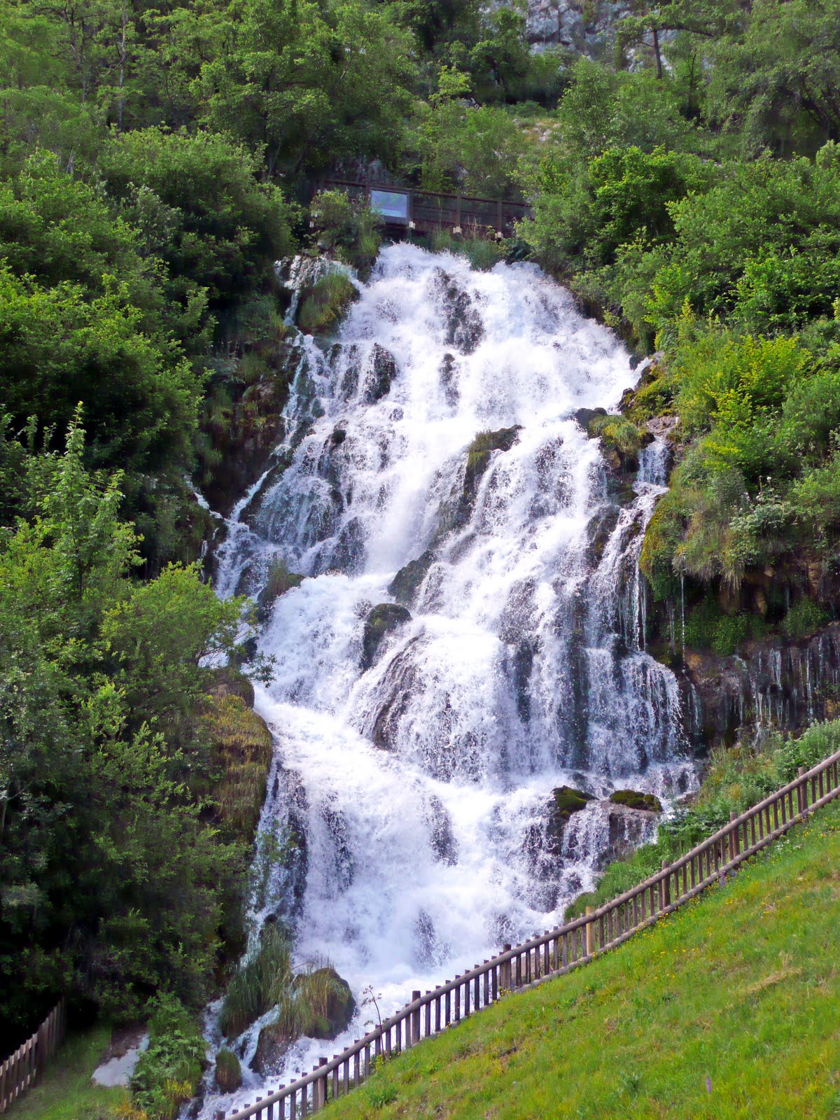Turismo e vacanze in Trentino: Le cascate del Rio Bianco di Stenico