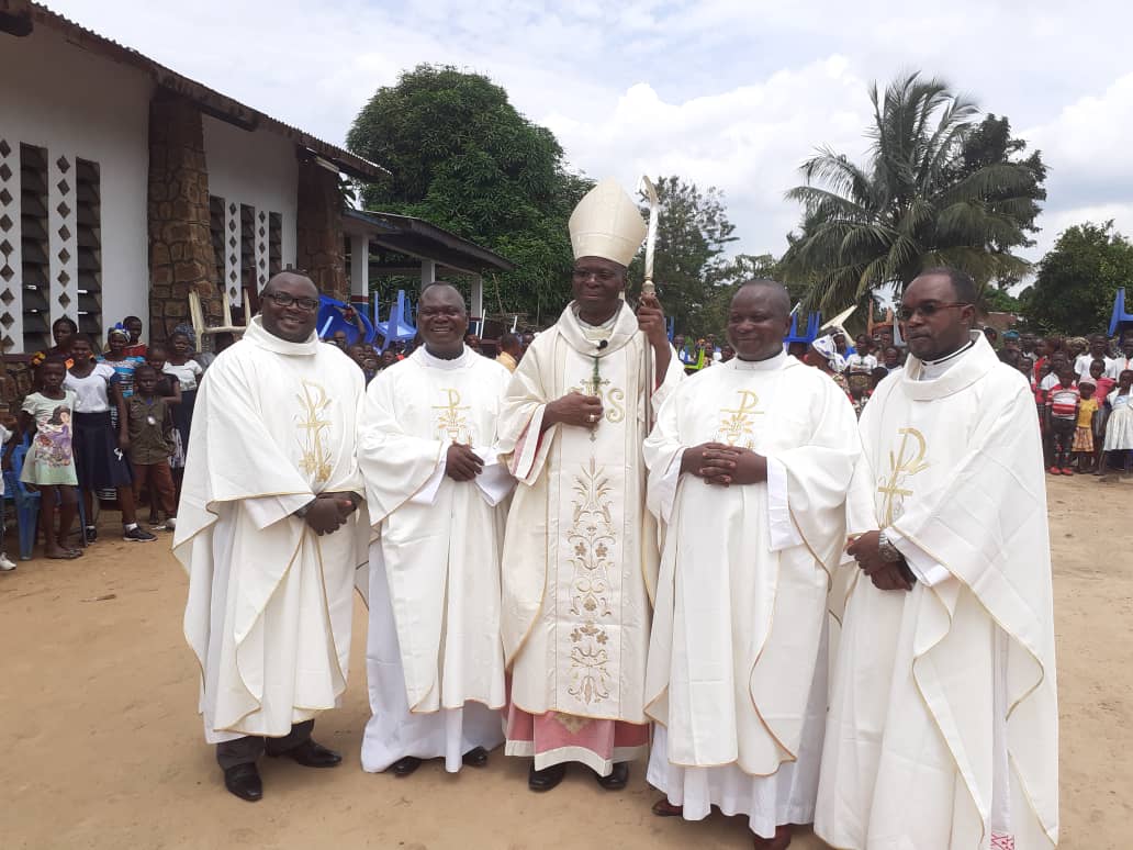 DIOCESE D'INONGO: Jubilé d’argent sacerdotal (25 ans) de l’abbé Jean ...