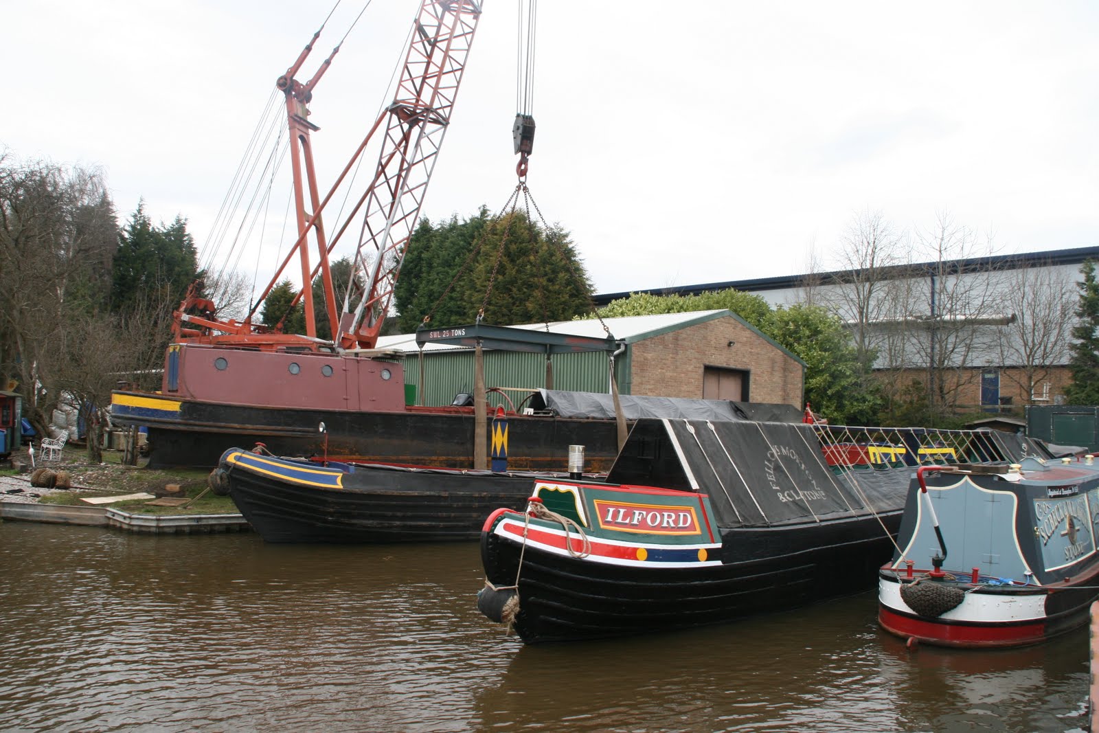 Narrow Boat Albert: Stone
