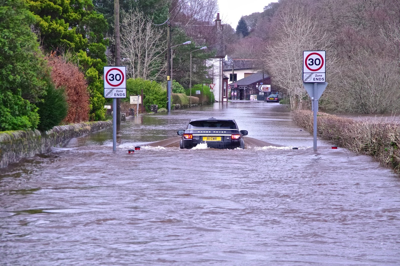 KYQ4: Storm Frank floods Aberfoyle