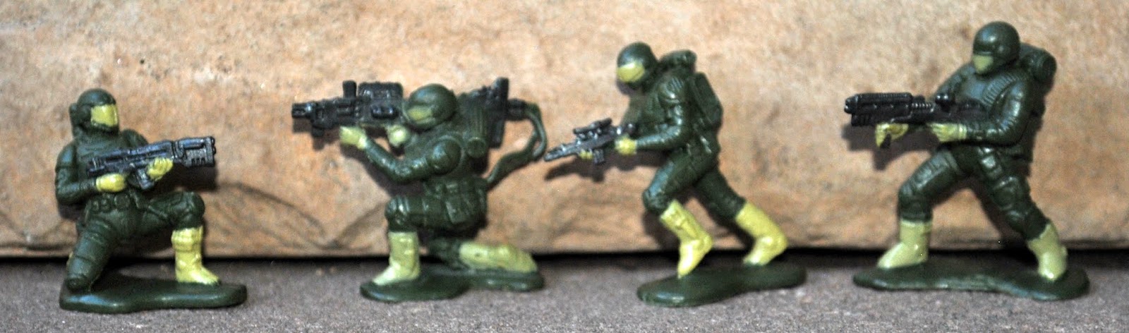 Fantasy Toy Soldiers: GALOOB: Xpanders, Knockoffs and Imitators.