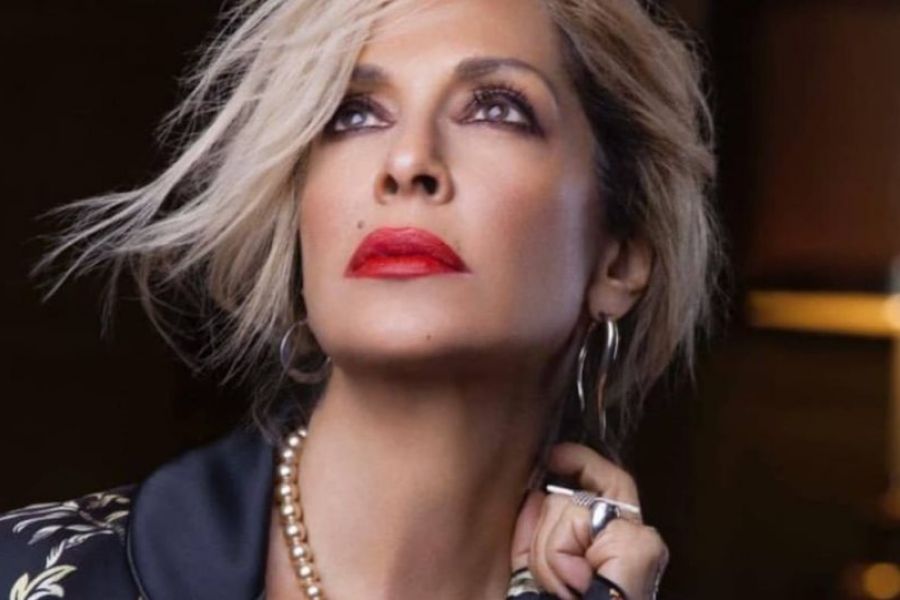 ShowTime-cy: ANNA BIΣΣΗ - "ΛΟΥΛΑΚΊ": ΤΟ ΝΕΟ ΤΗΣ ΤΡΑΓΟΥΔΙ ΕΓΙΝΕ no1 ΣΕ ...