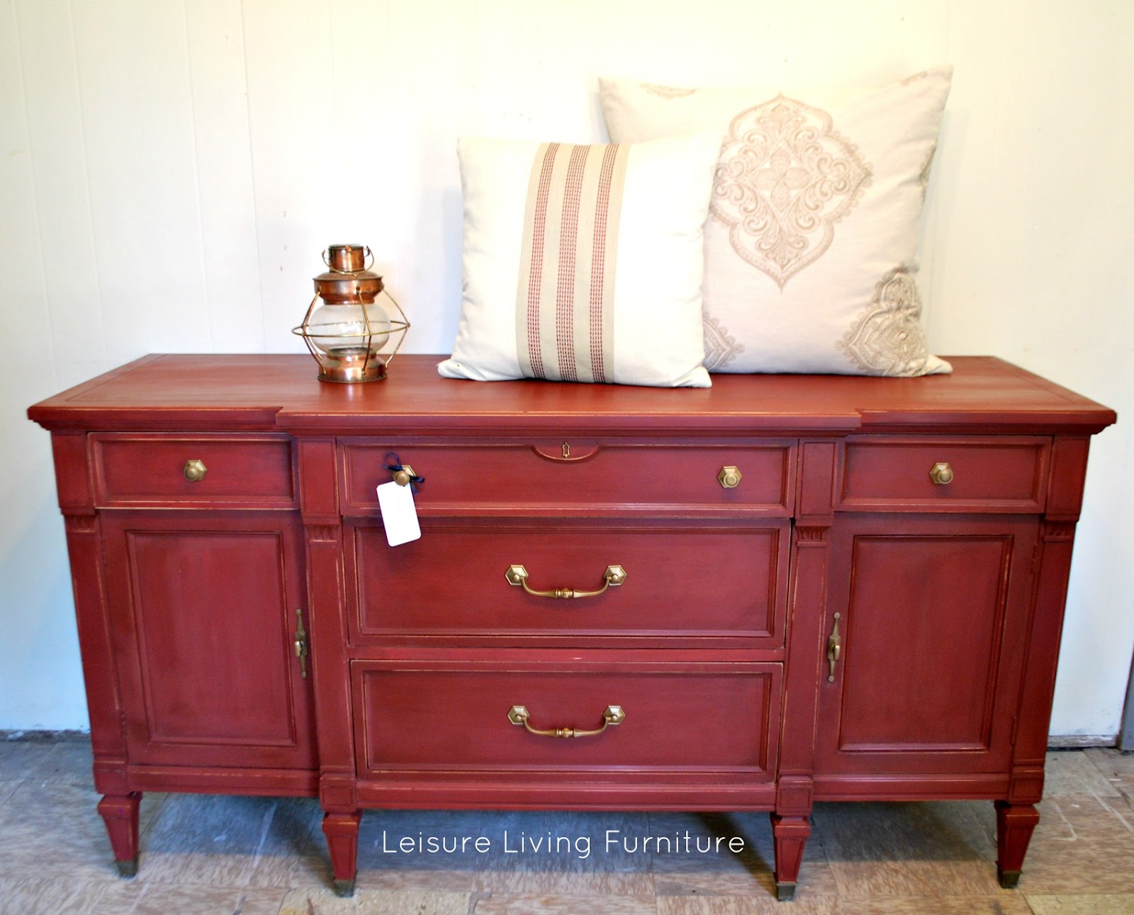 leisure living: Primer Red Buffet