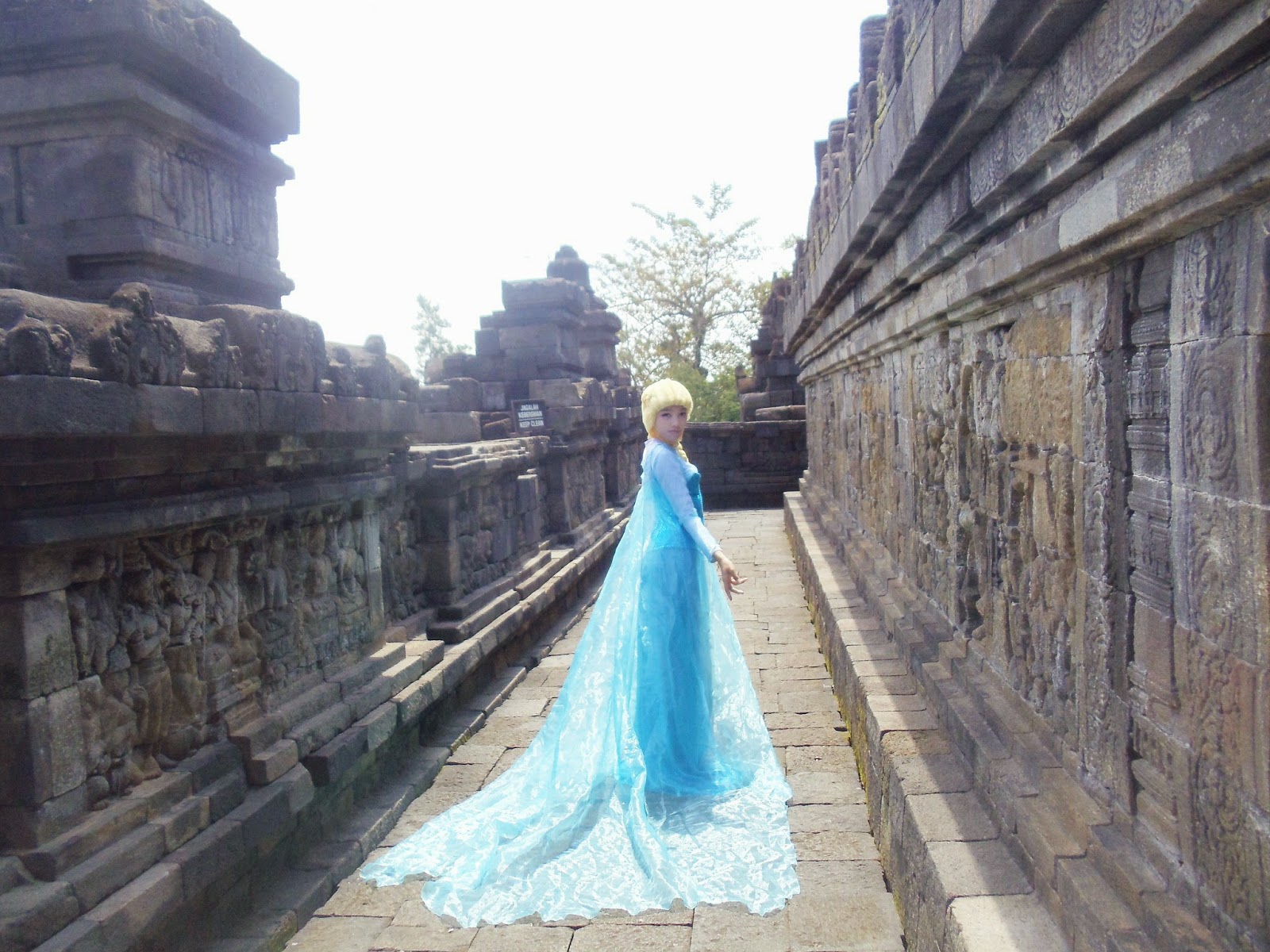 Muslim Cosplay: Elsa, Frozen Disney Hijab Princess Cosplay