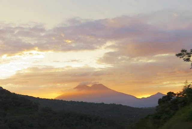 LA LUZ Y LA SOMBRA DE ÓSCAR PERDOMO LEÓN: OTRAS FOTOS DEL VOLCÁN SAN ...
