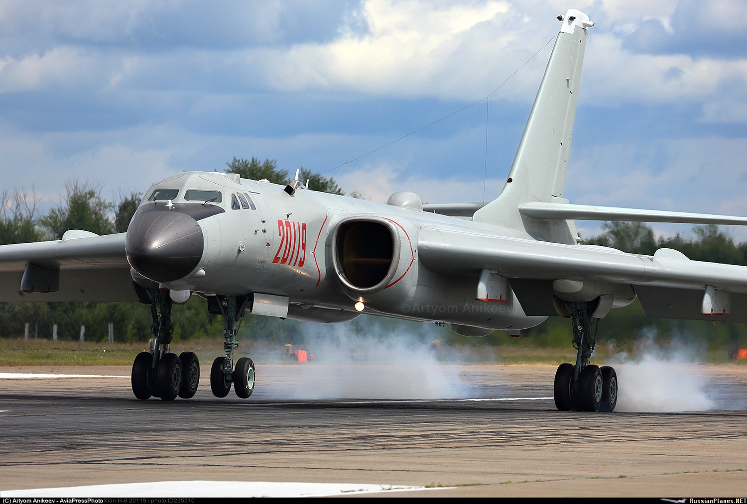 SI VIS PACEM, PARA BELLUM: Il bombardiere strategico Xian H-6 轰-6 Hōng-6