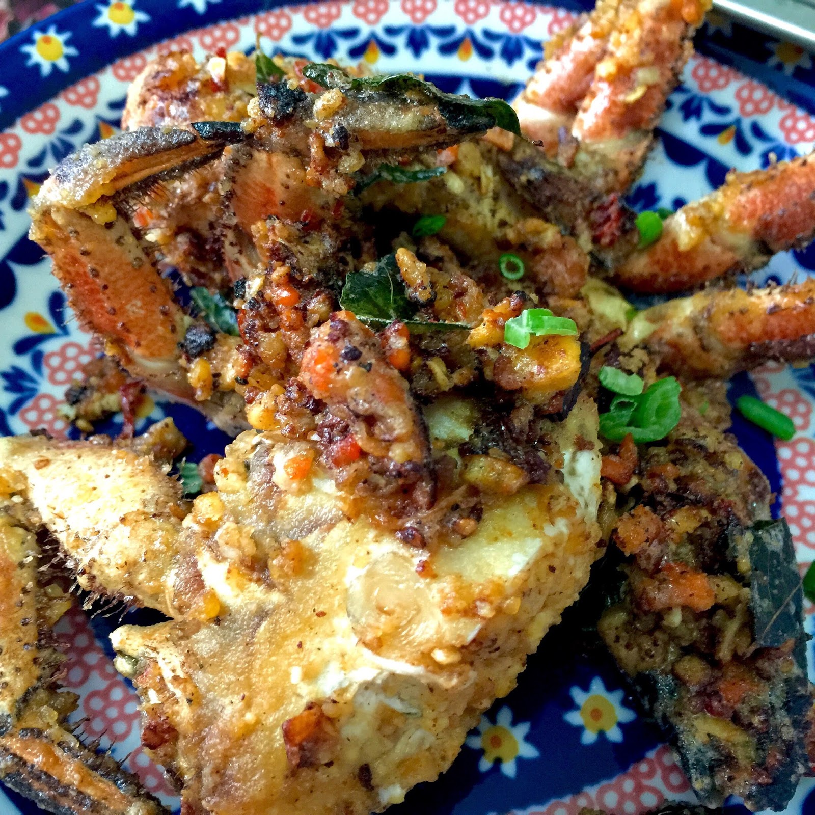 MyLifeAndPassionJournals: Salted eggs fry French Crabs