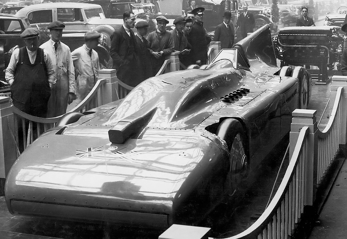 Amazing Photographs of Sir Malcolm Campbell With His Stunning Blue Bird ...