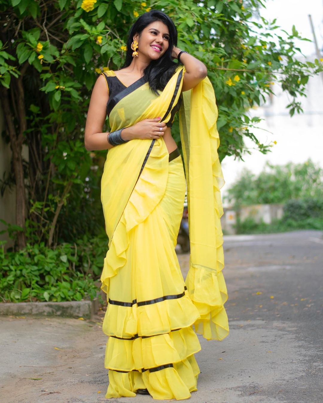 Nivisha Hot Navel Photos Collection Instagram, Serial Stills