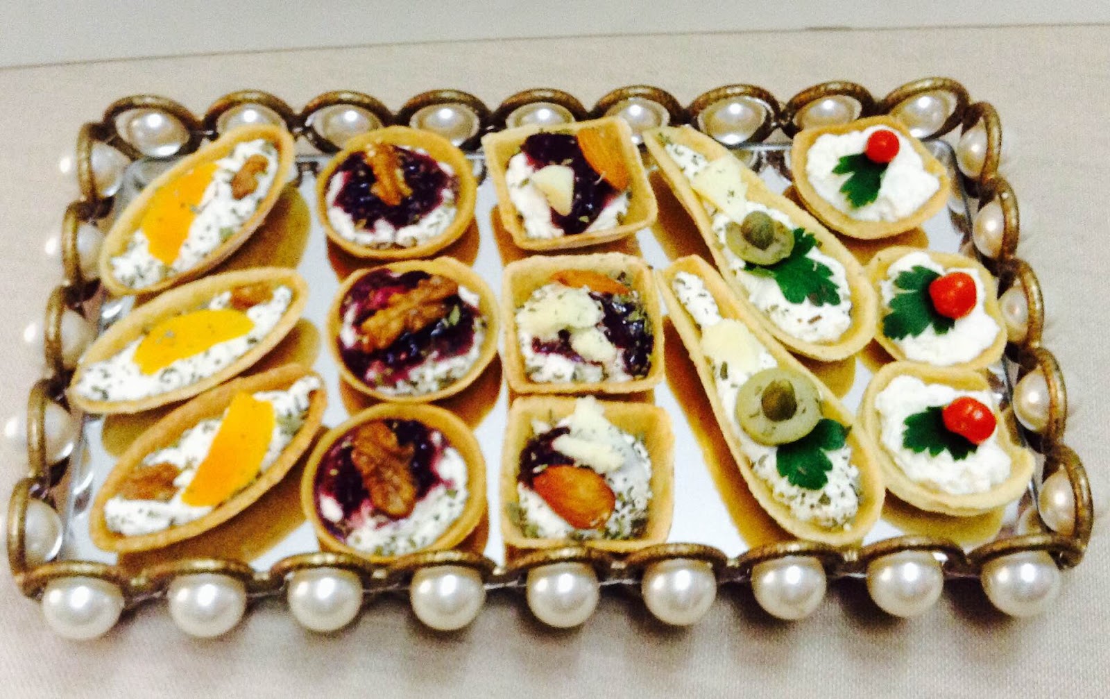 Barquinhas para rechear Canapés e petiscos: Decoração com canapés