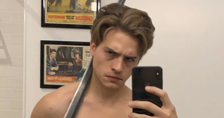 WE LOVE HOT GUYS: Dylan Sprouse Shirtless at home